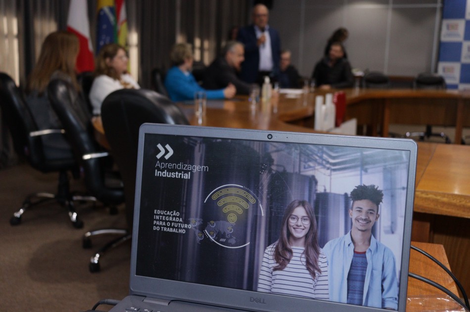 Programa Transforma Tech busca novos parceiros para empregar menores aprendizes - TV Galega - O ...